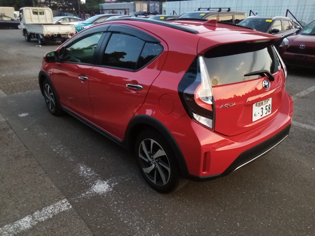 TOYOTA AQUA CROSSOVER GLAM – PA1454 – Parbo Auto